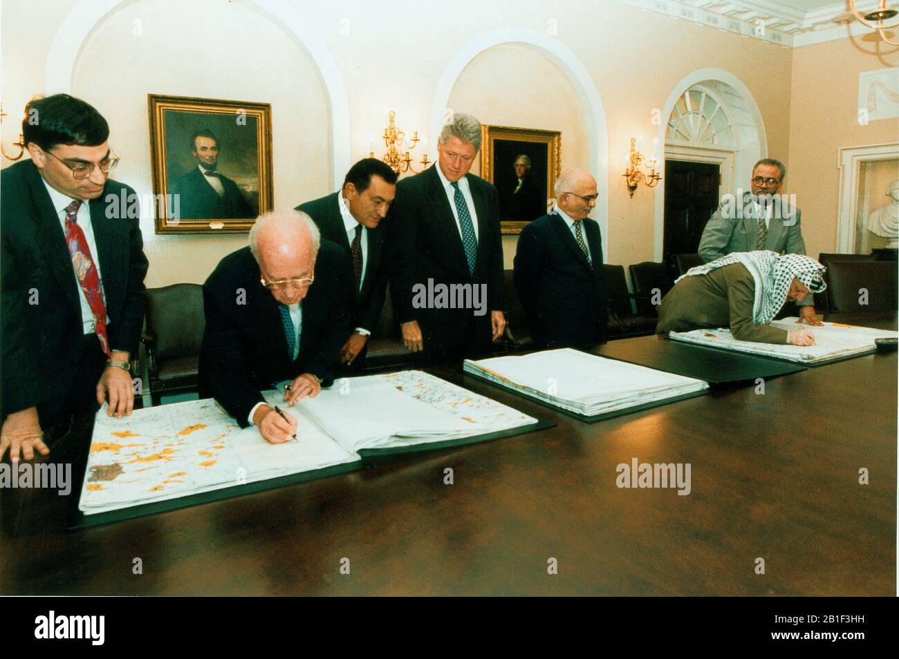 Oslo process hi-res stock photography and images - Alamy