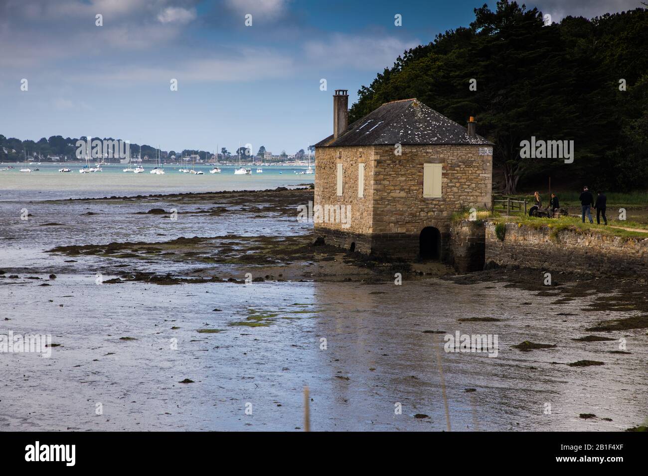 Water mill and Golfe du Morbihan at low tide, Rue du Moulin, Le Hezo ...