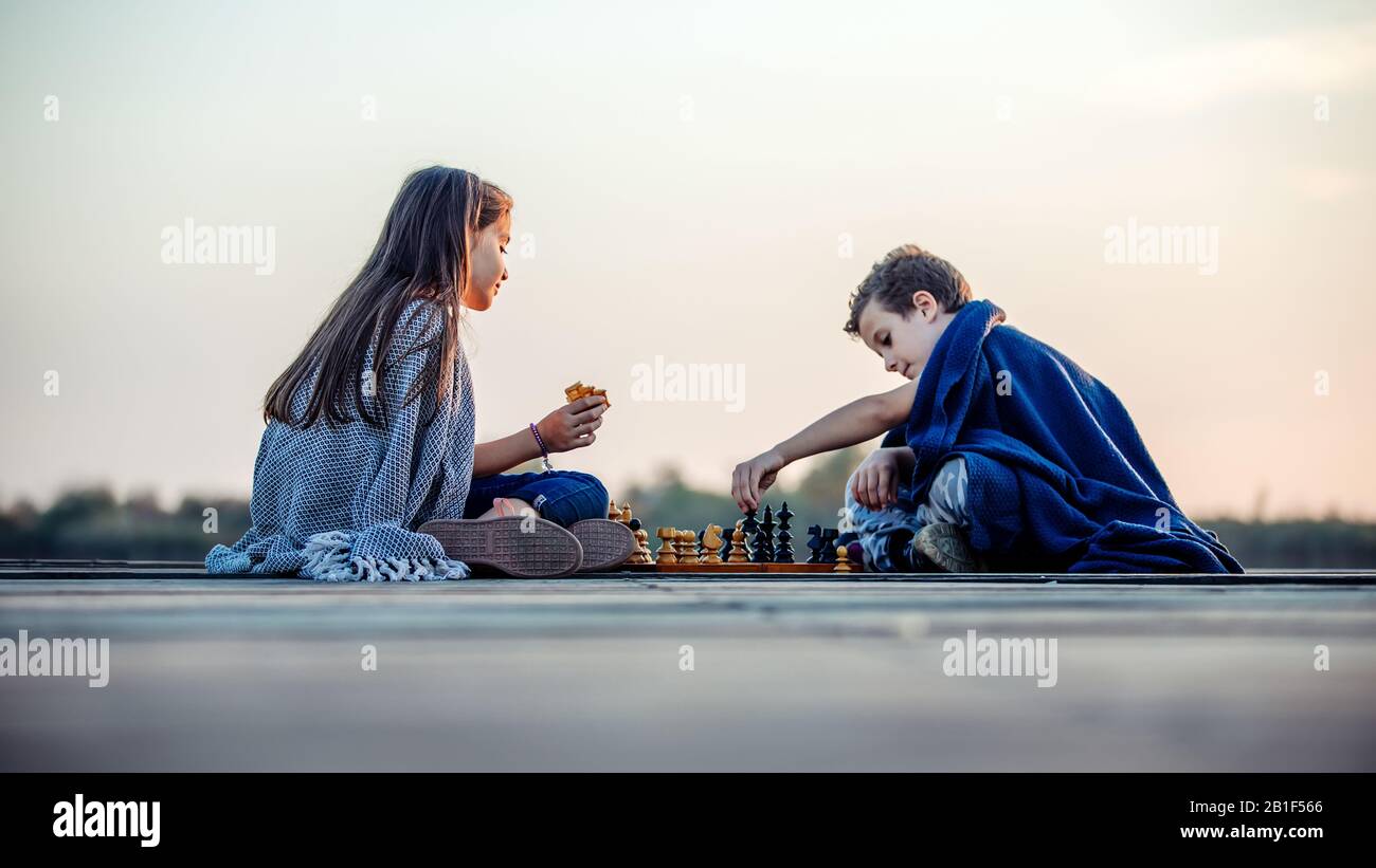 Friendship friends chess brain hi-res stock photography and images - Alamy