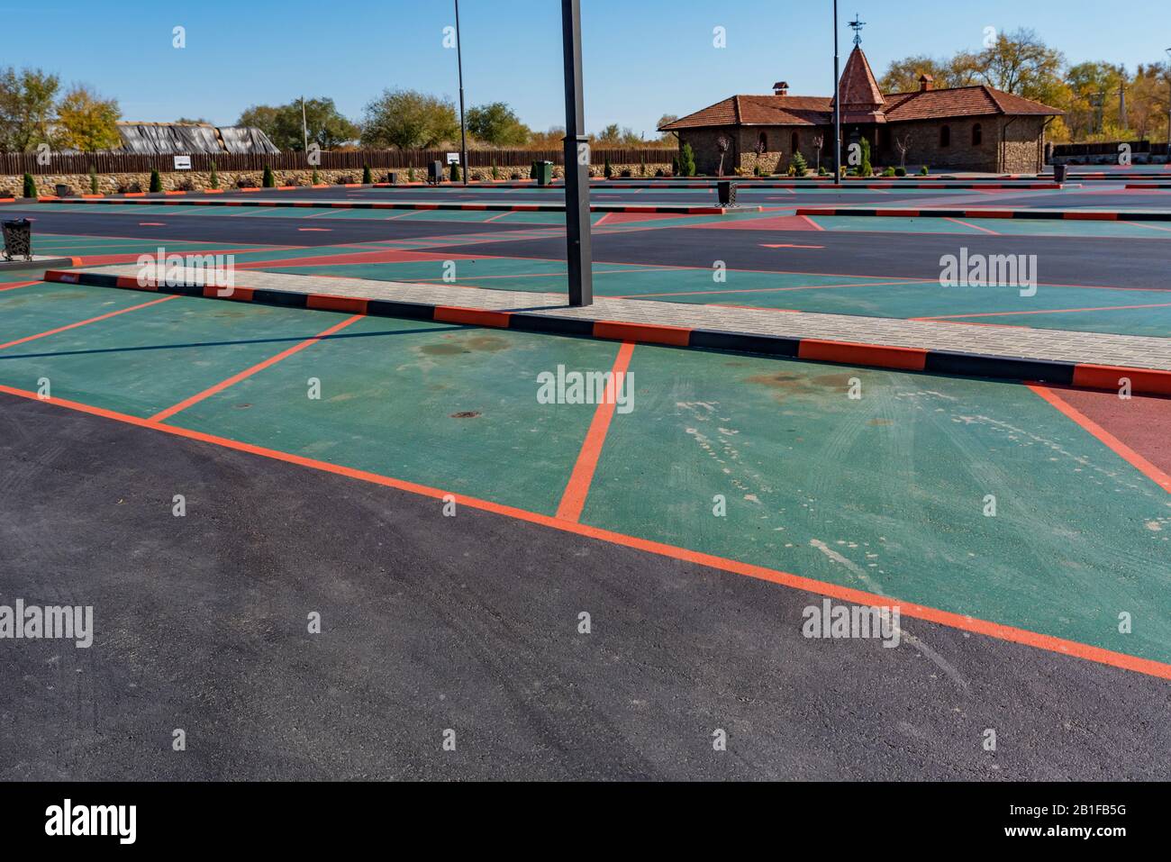 Direction sign arrow carpark hi-res stock photography and images - Alamy