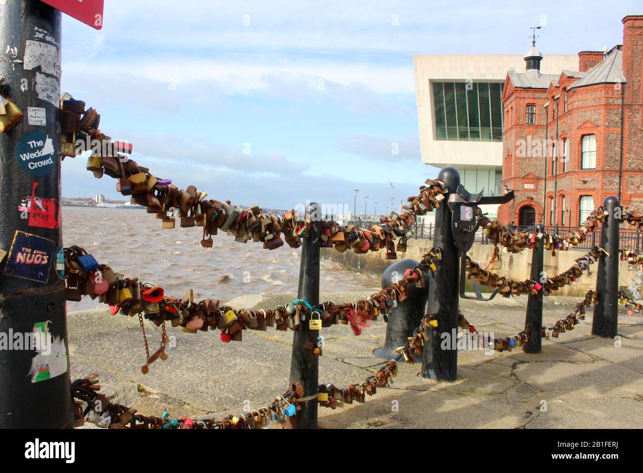 The love locks of liverpool docks hi-res stock photography and images ...