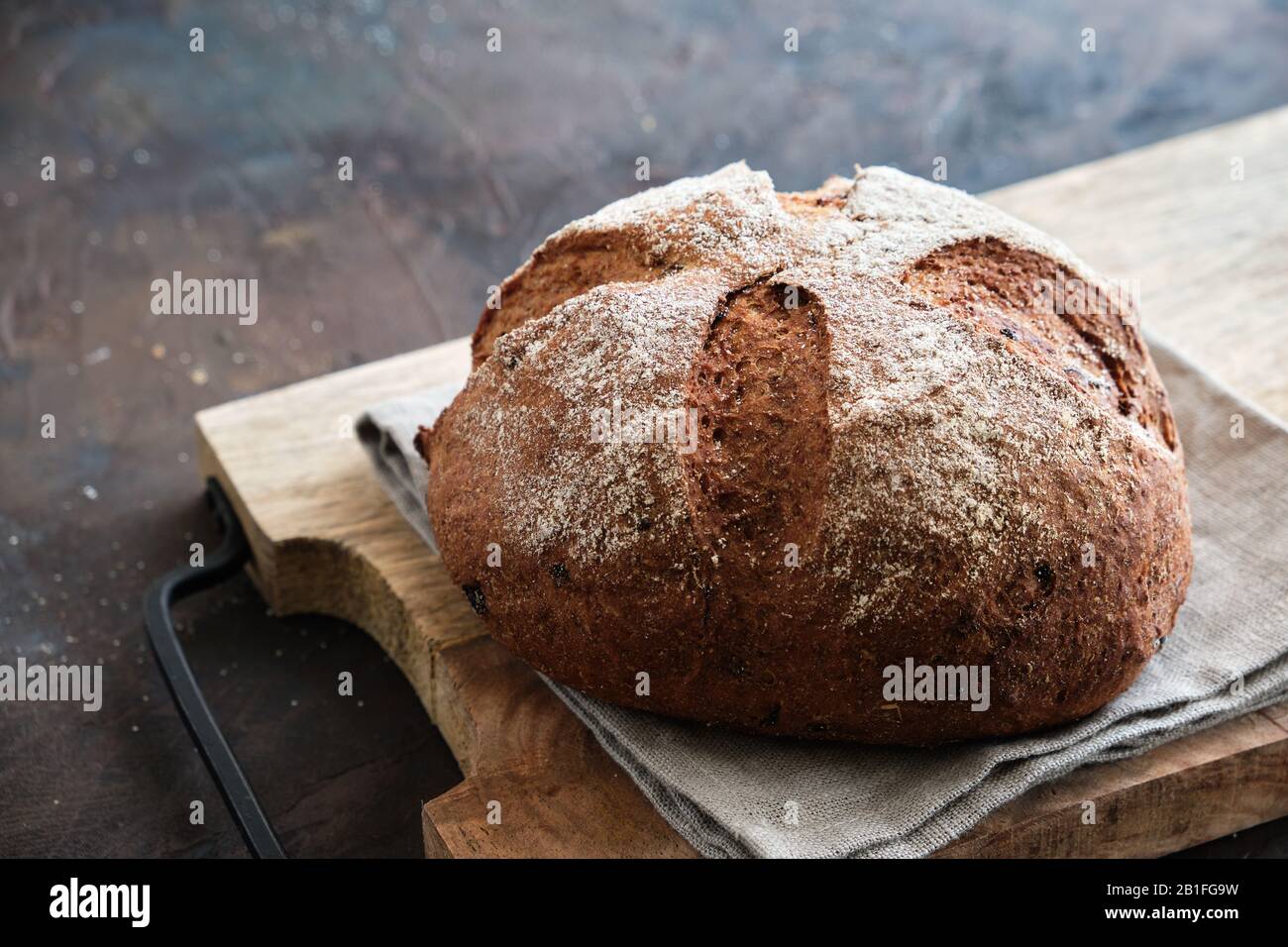 Bread cutting board cloth hi-res stock photography and images - Alamy