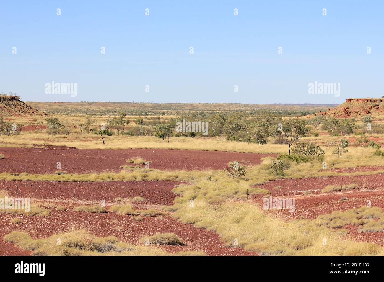 Red earth scenic escarpment, Western Australia Stock Photo - Alamy