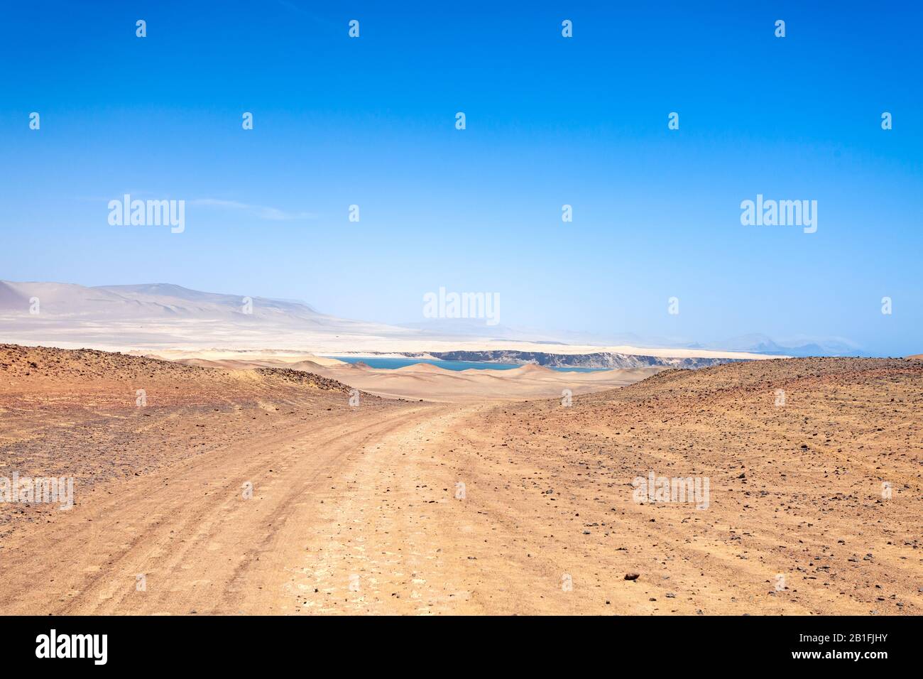 Paracas desert hi-res stock photography and images - Alamy
