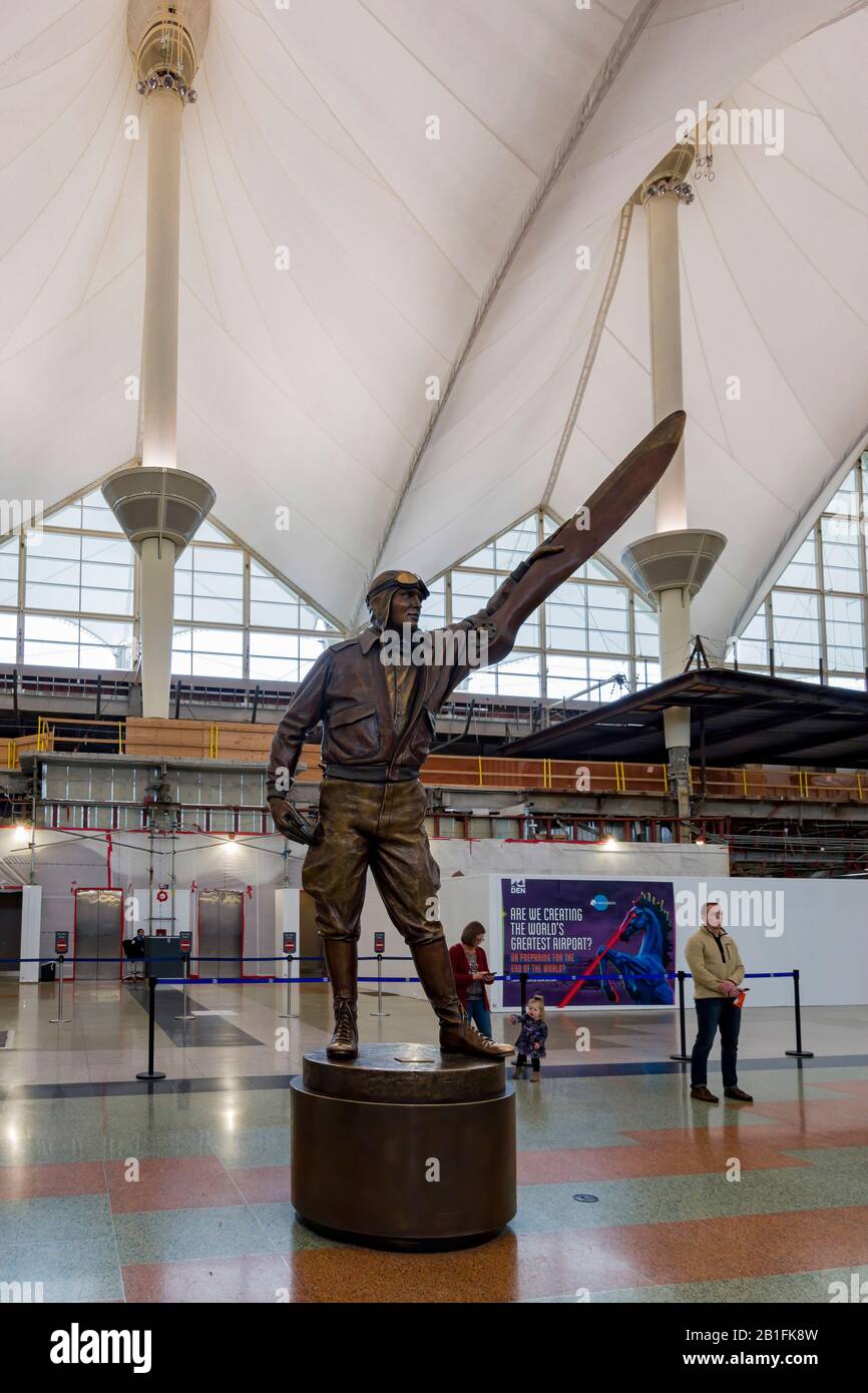 Statue denver airport hi-res stock photography and images - Alamy