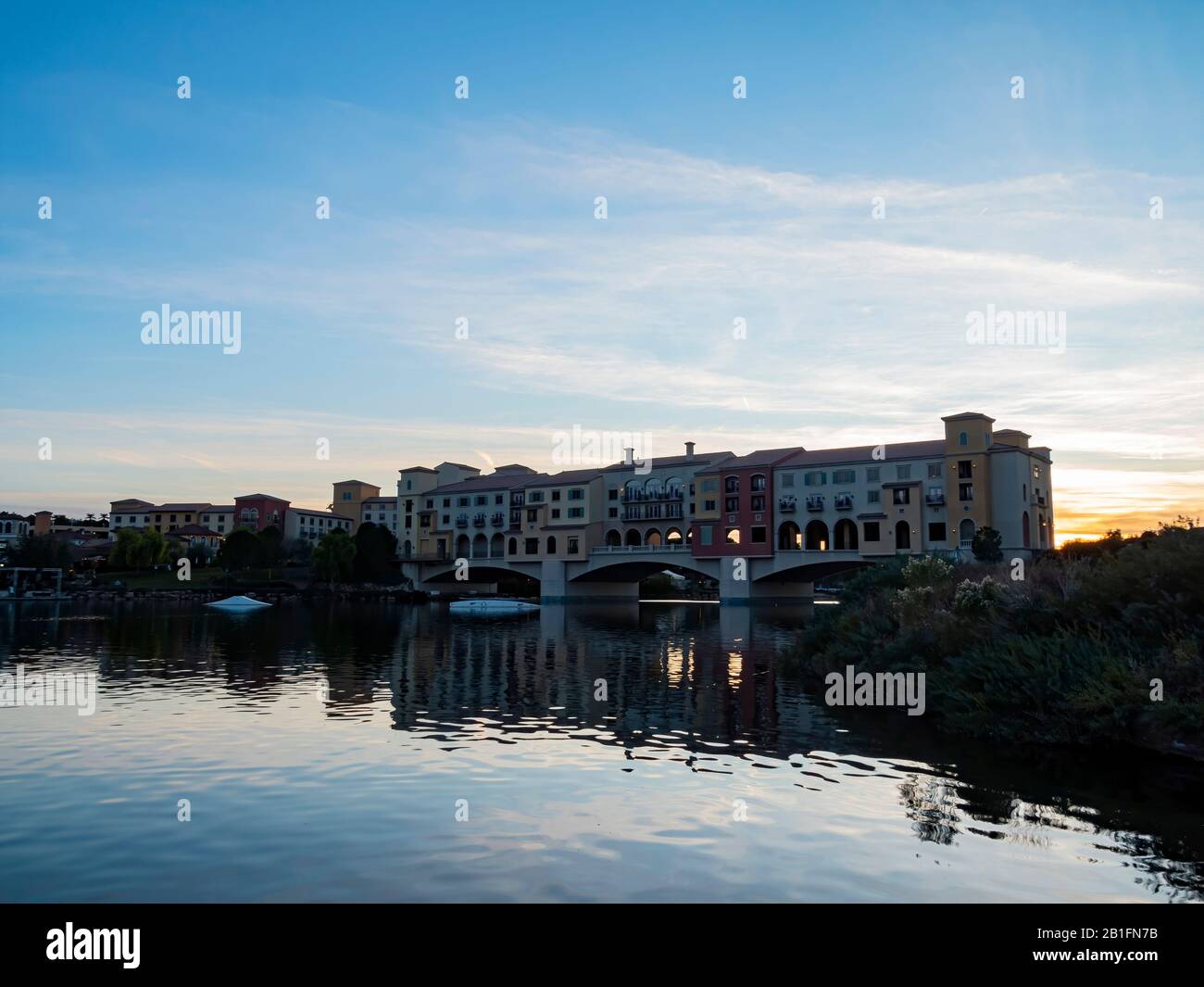 Sunset view of the beautiful buildings in Lake Las Vegas at Nevada ...