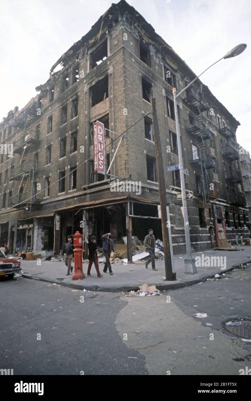 Abandoned burn out shops and tenement blocks, South Bronx, New York ...