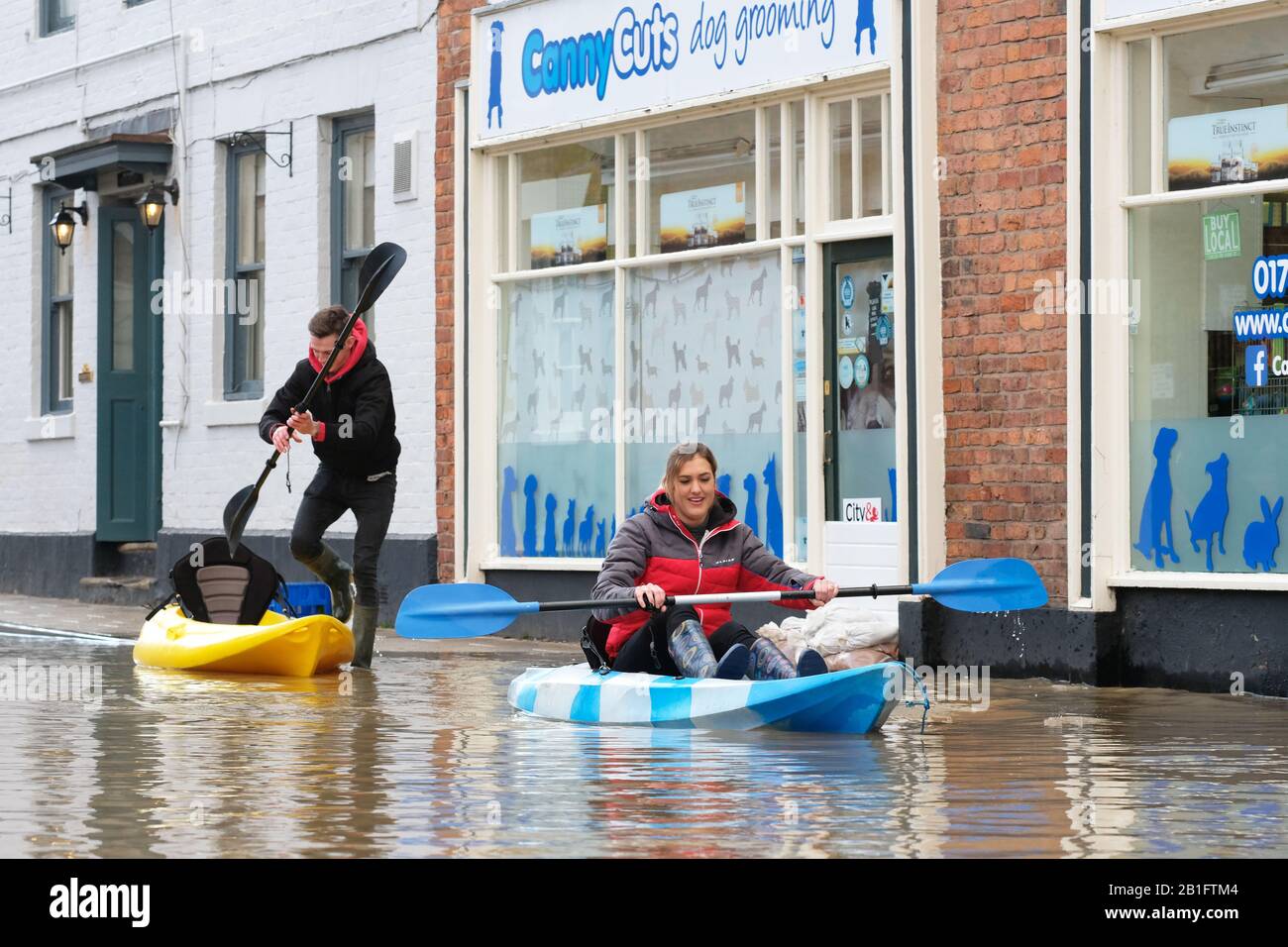 River severn flooded at shrewsbury hi-res stock photography and images ...