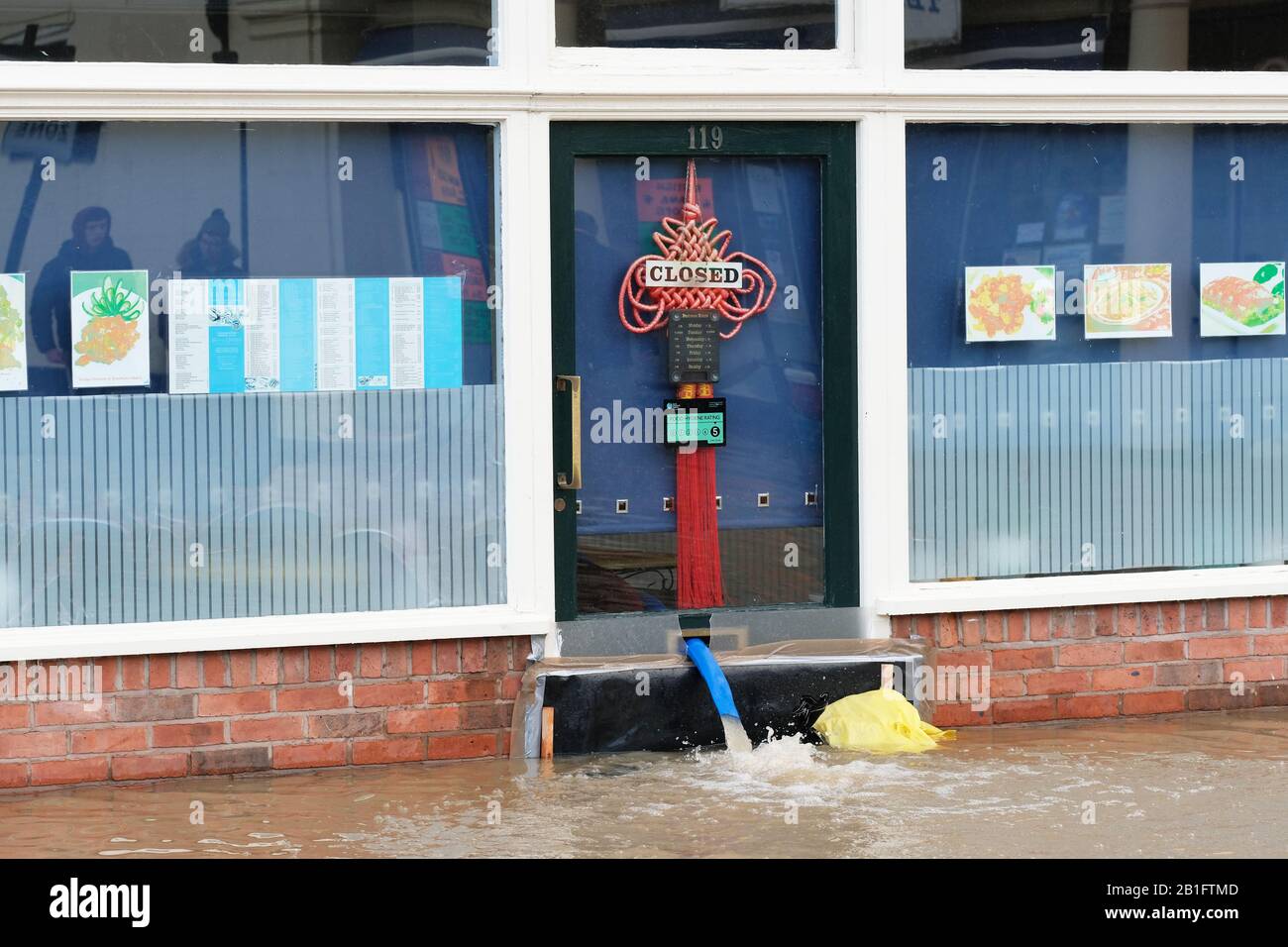 River severn flooded at shrewsbury hi-res stock photography and images ...