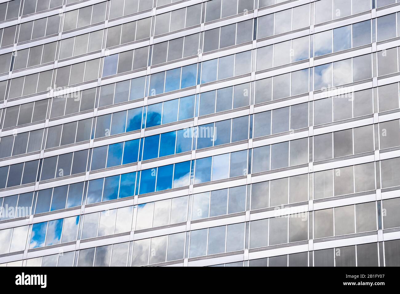 Skyscraper windows office in hi-res stock photography and images - Alamy