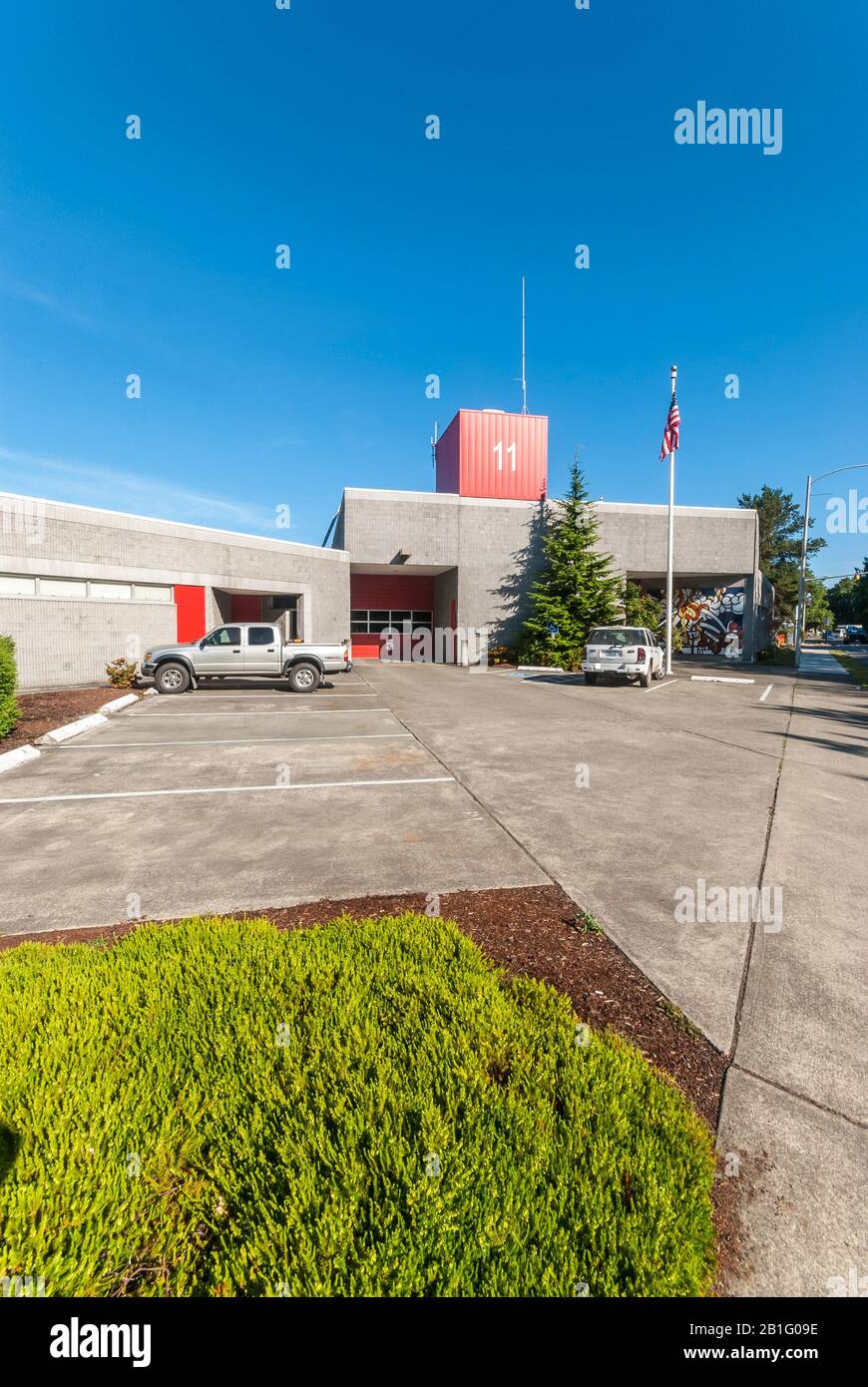 Renton regional fire authority station 11 hi-res stock photography and ...
