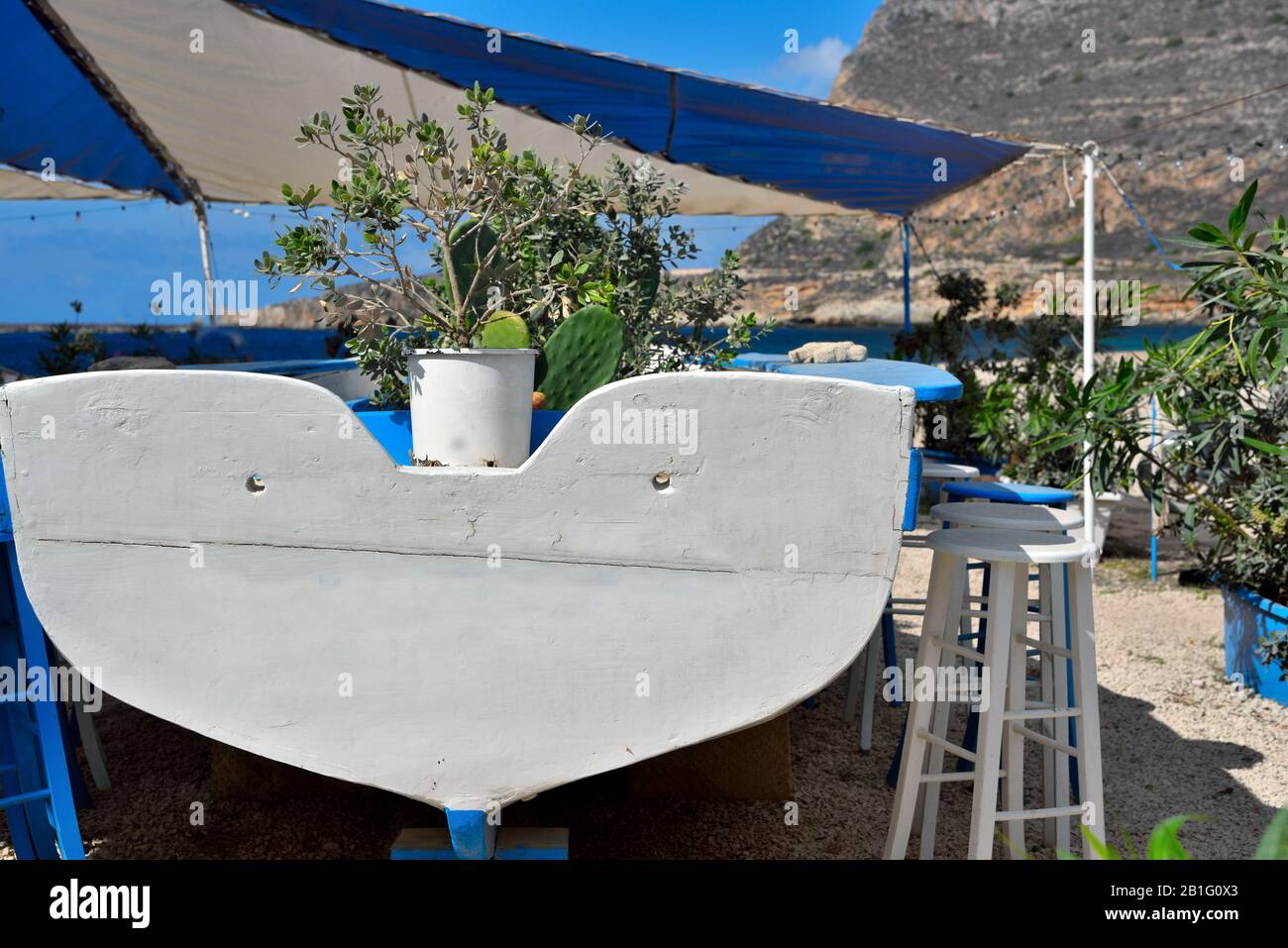 Refreshment area hi-res stock photography and images - Alamy