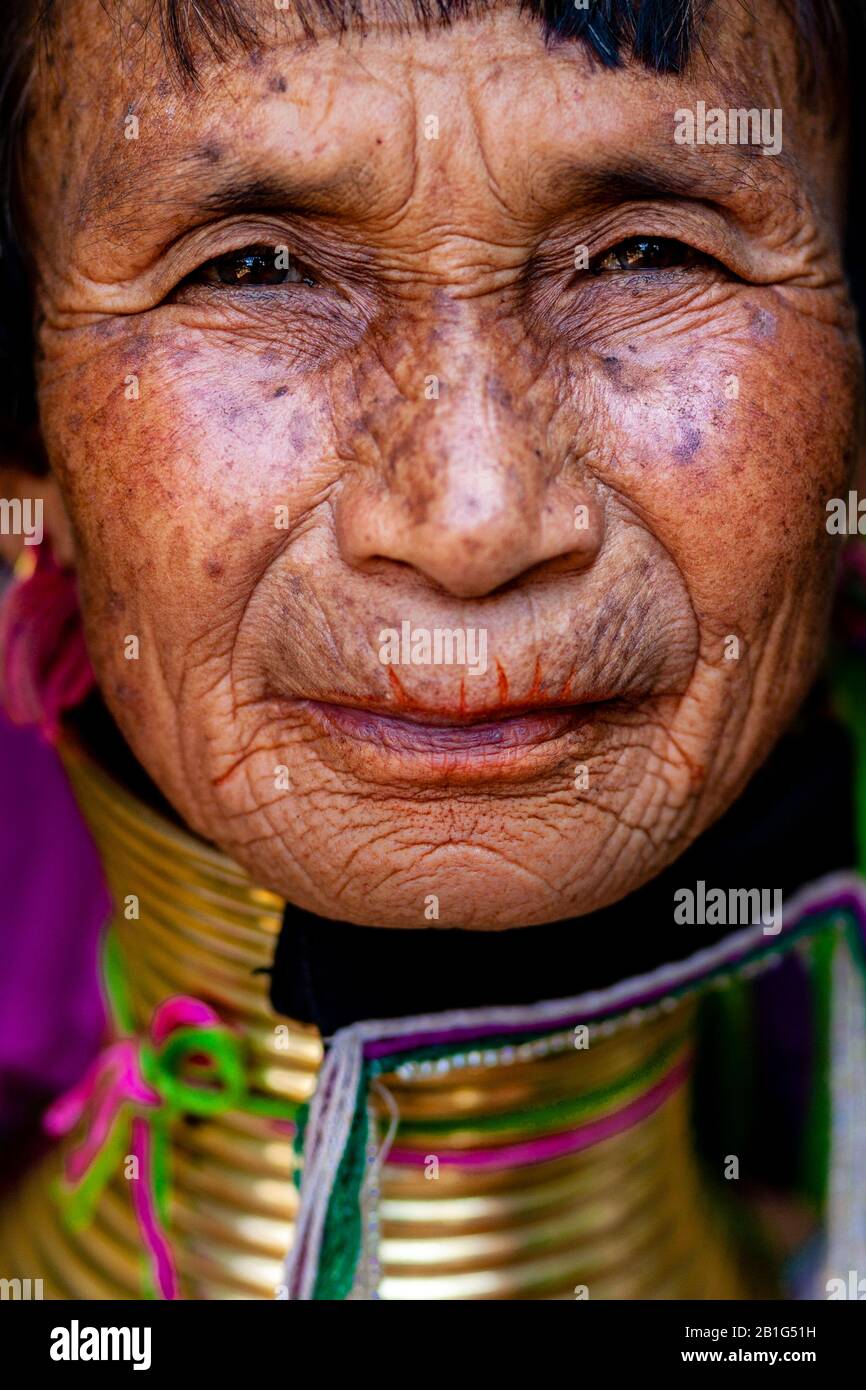Myanmar portrait senior woman hi-res stock photography and images - Alamy