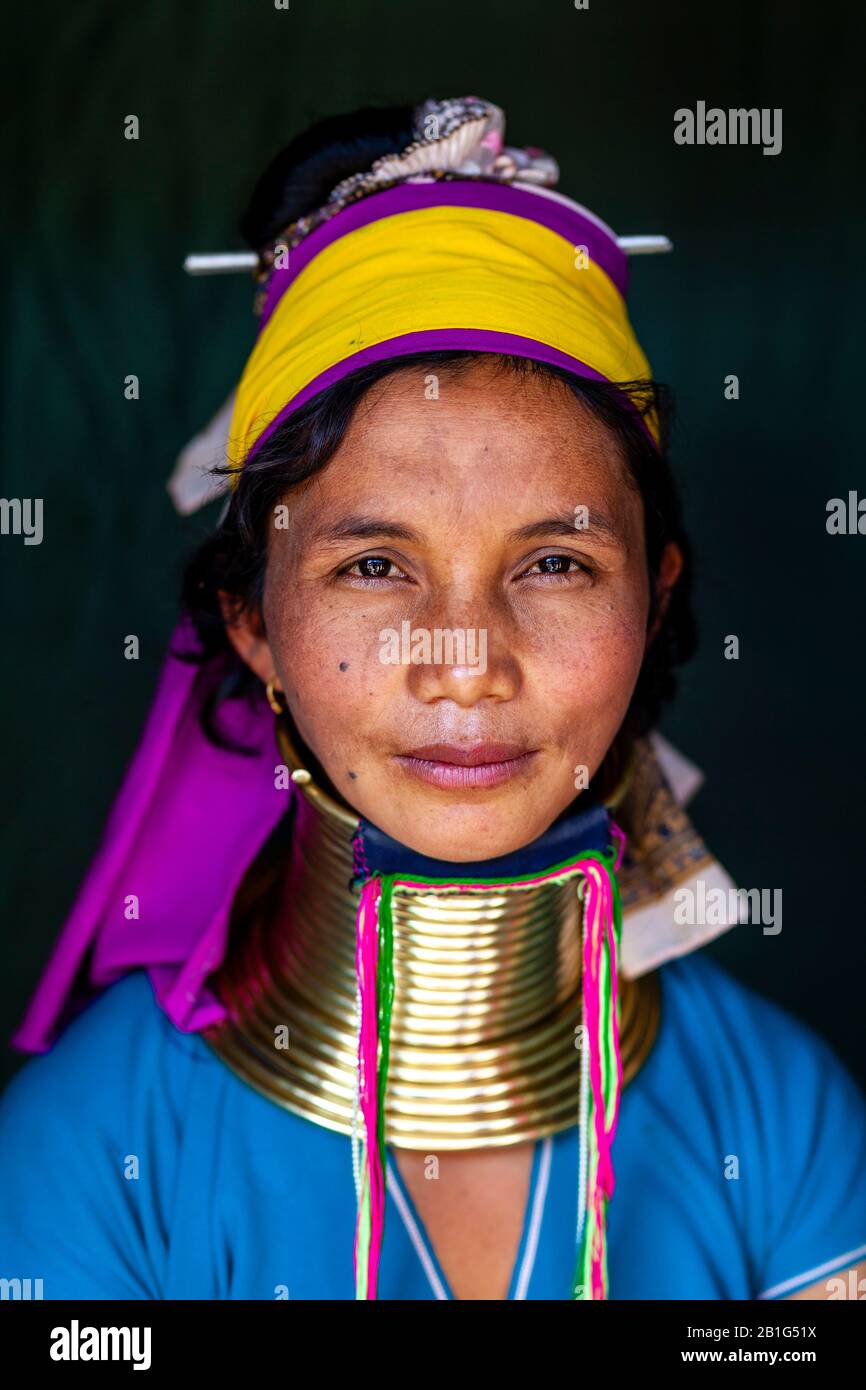 Long neck woman hi-res stock photography and images - Alamy
