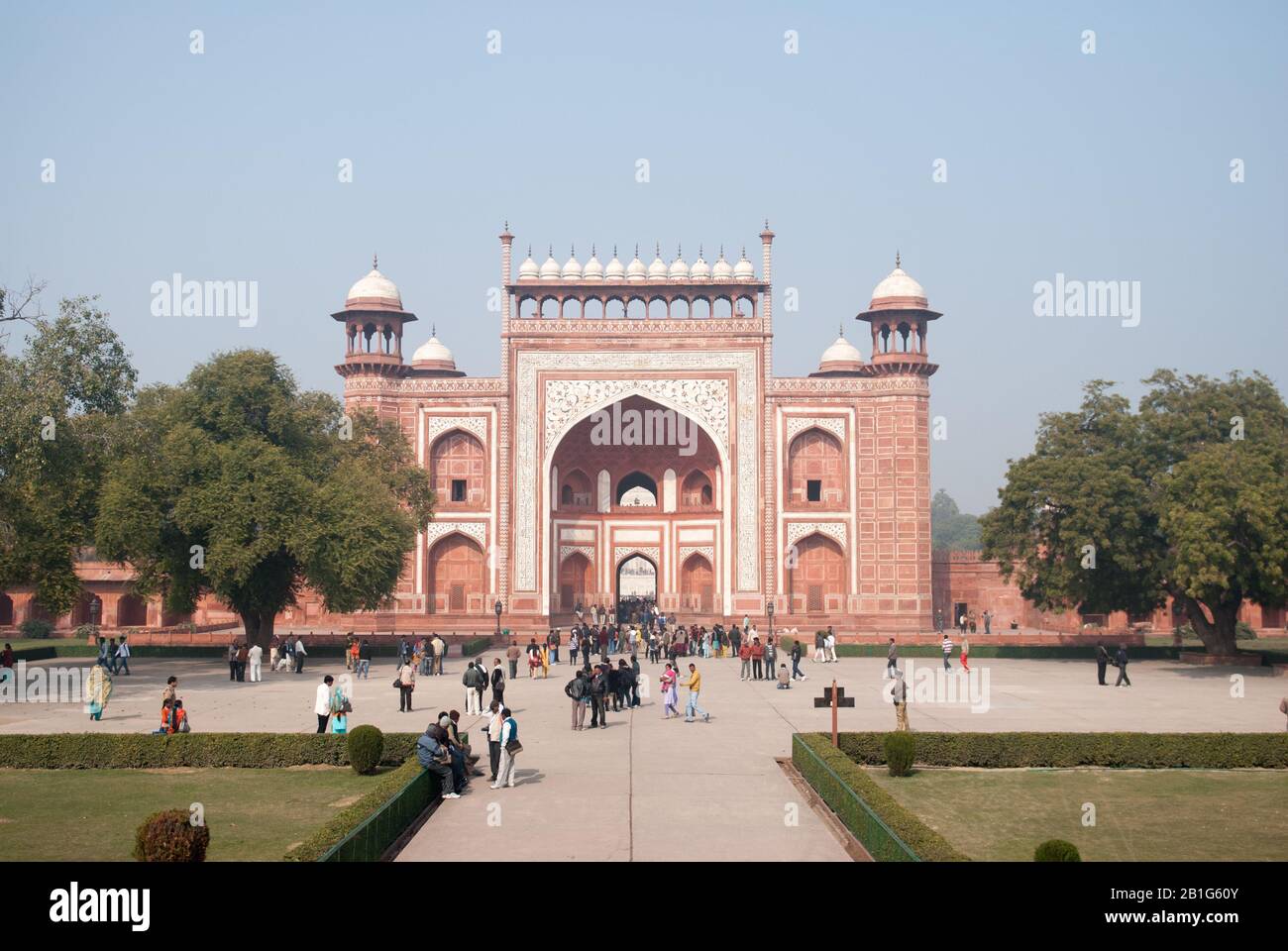 Great gate taj mahal agra hi-res stock photography and images - Alamy