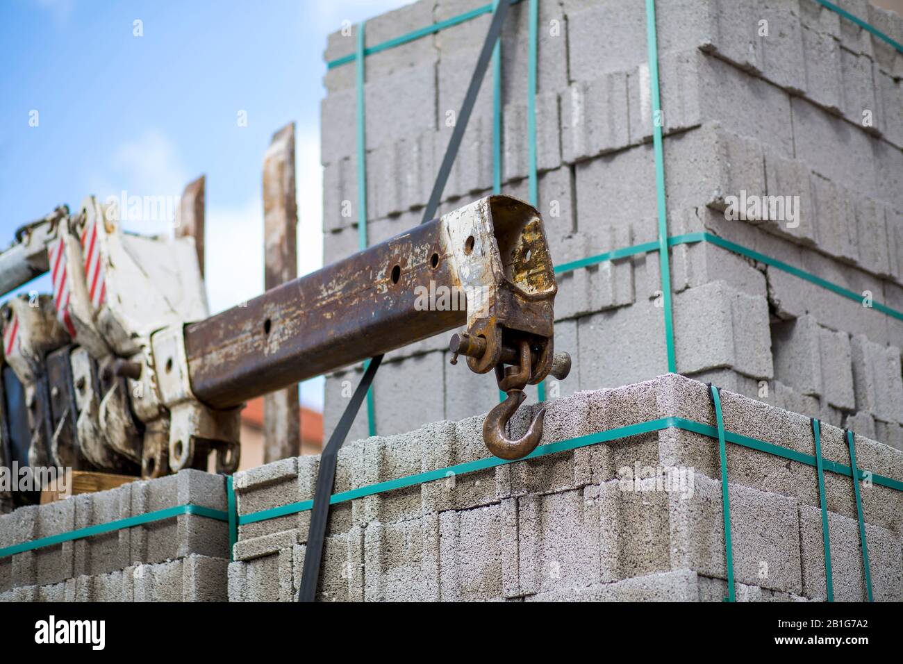 Crane building icon black white hi-res stock photography and images - Alamy
