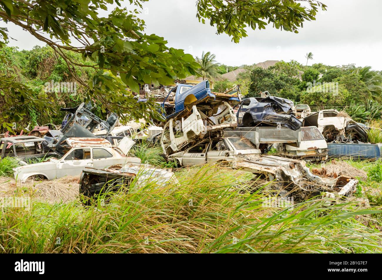 Car graveyard hi-res stock photography and images - Alamy
