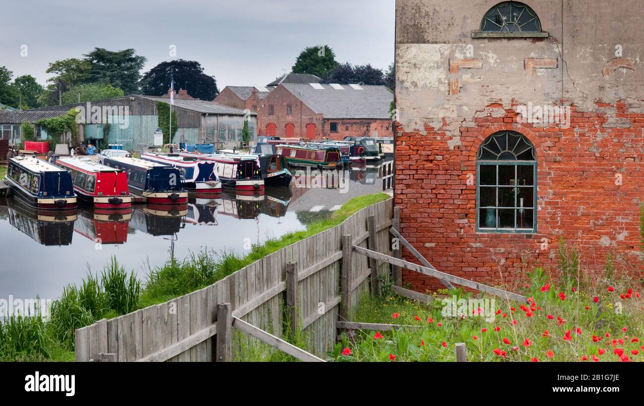 Moorings and warehouses at Shardlow on the Trent and Mersey Canal ...