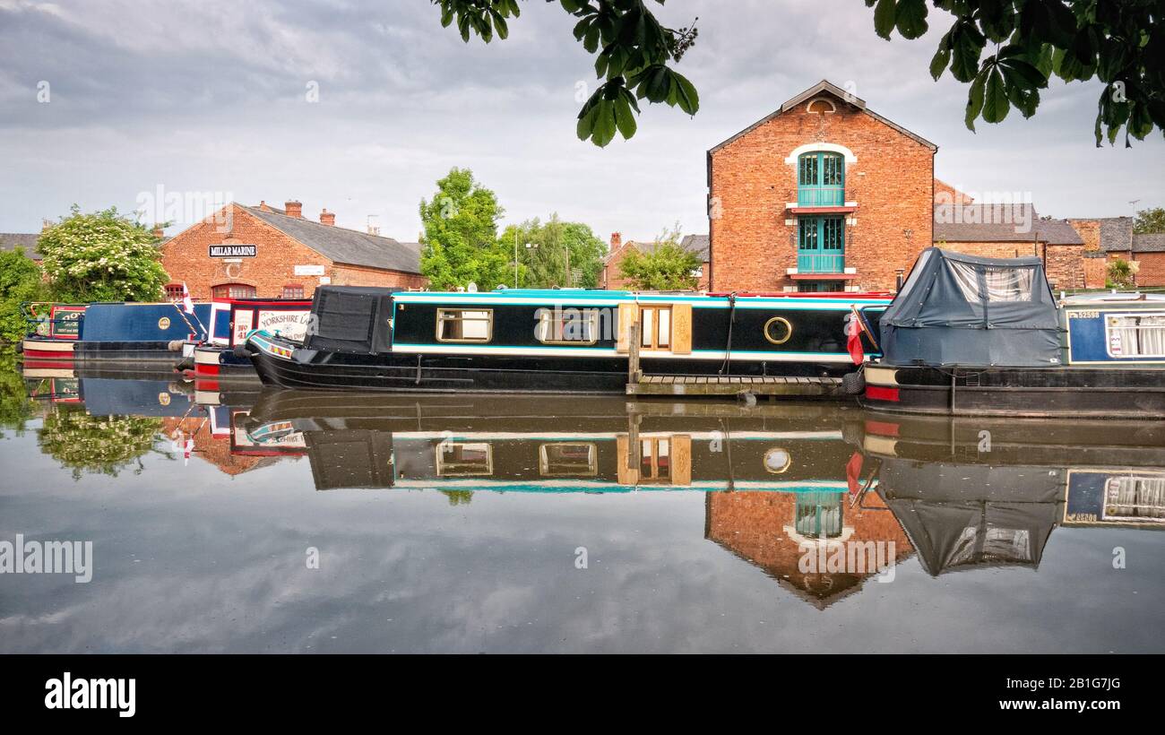 Moorings at Shardlow on the Trent and Mersey Canal, Derbyshire, England ...