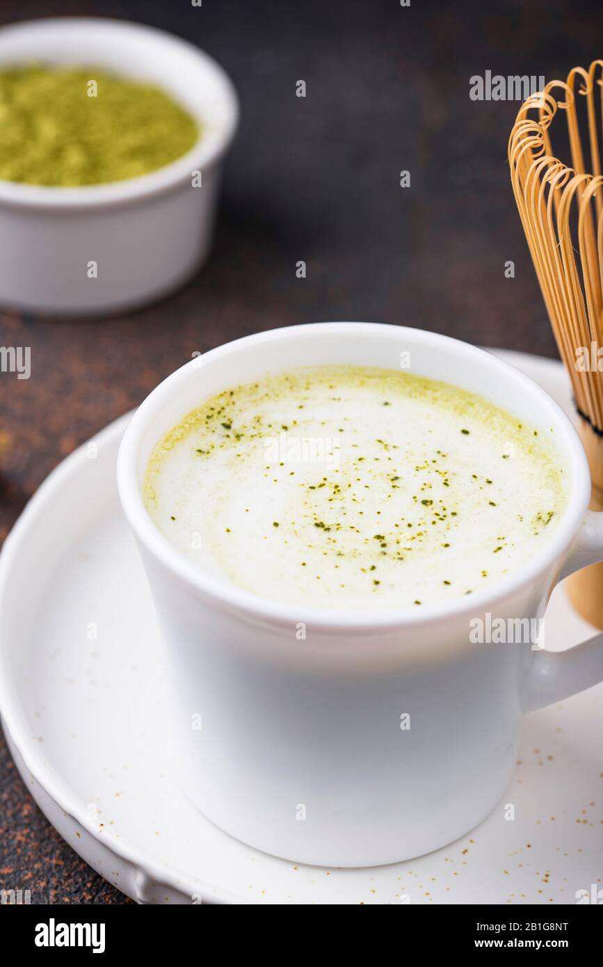 Green healthy matcha latte drink Stock Photo - Alamy