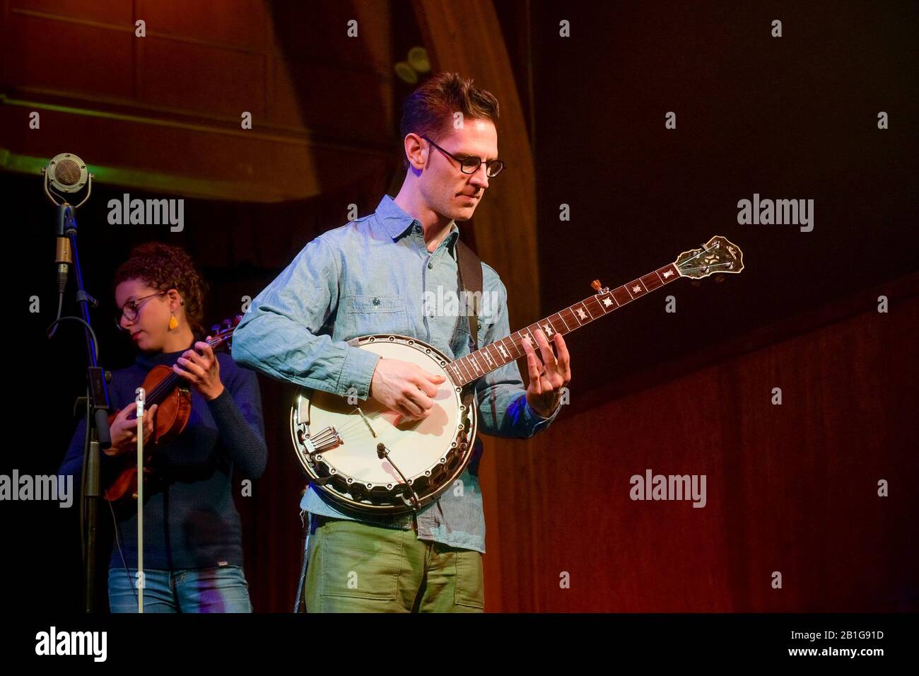 Sumaia jackson fiddle hi-res stock photography and images - Alamy