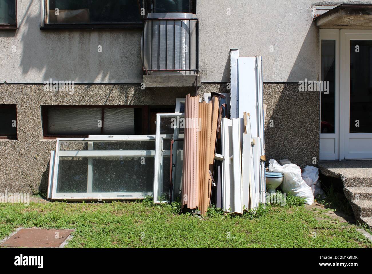 Rubble bags hi-res stock photography and images - Alamy