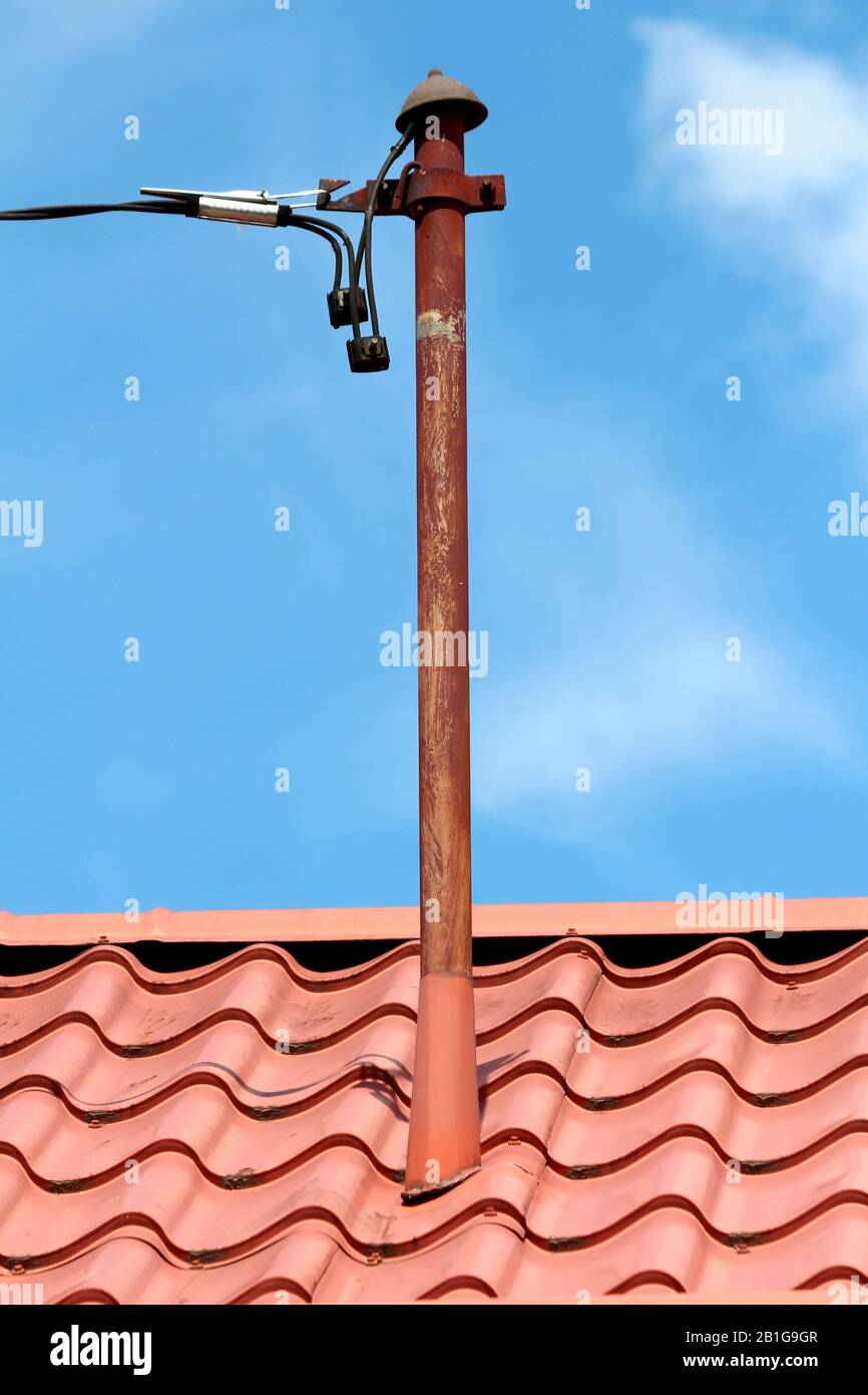 Rusted metal roof tiles hi-res stock photography and images - Alamy