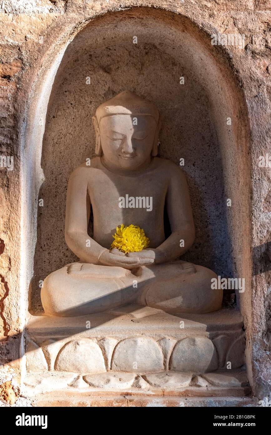 Seated Buddha statue at Ta Moke Shwe Gu Gyi Temple complex, Kyaukse ...