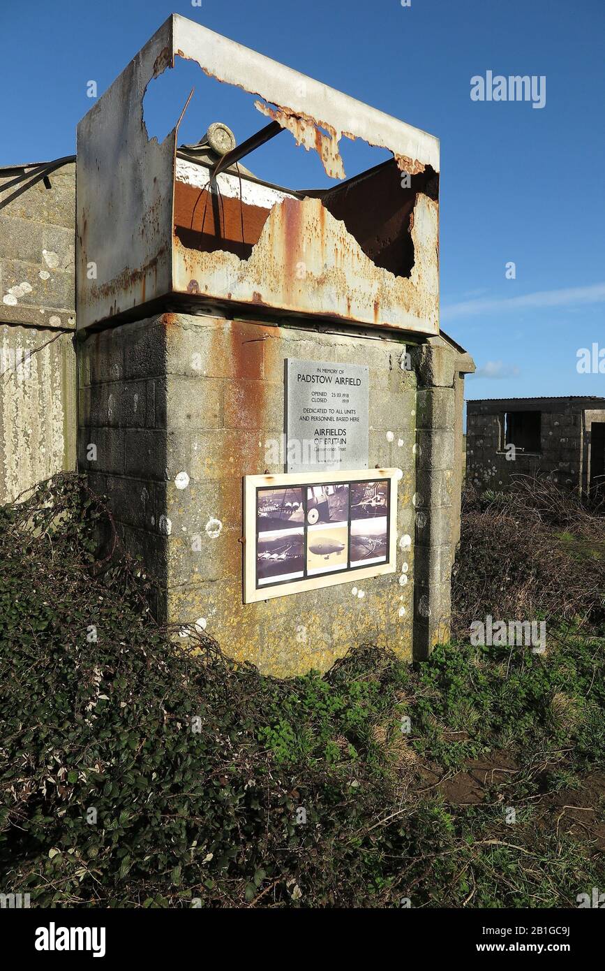 Padstow airfield hi-res stock photography and images - Alamy