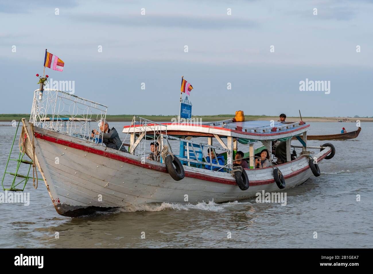 Myanmar burma bagan boats on hi-res stock photography and images - Alamy