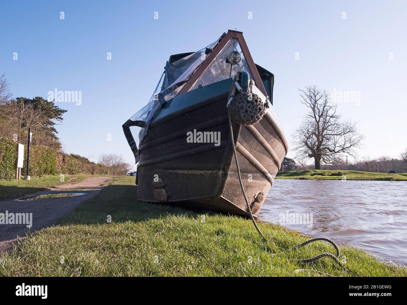 Bows a stranded canal narrowboat Stock Photo - Alamy