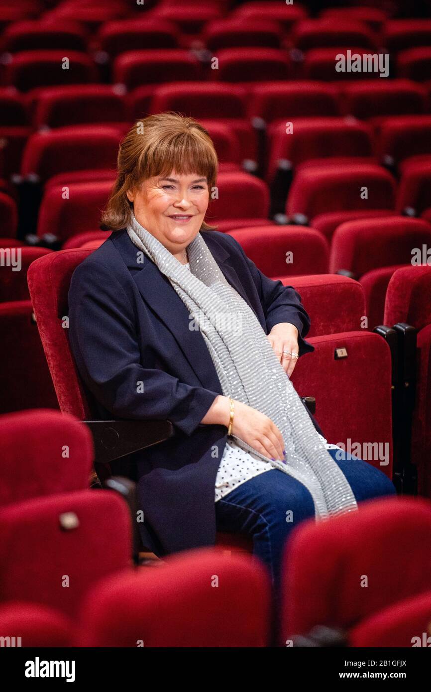 Susan Boyle Portrait High Resolution Stock Photography and Images - Alamy