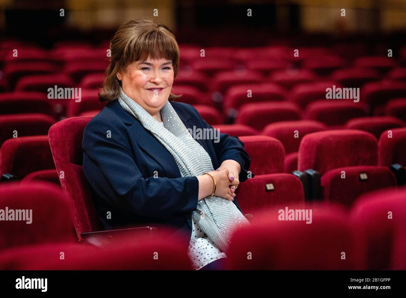 Susan boyle portrait hi-res stock photography and images - Alamy