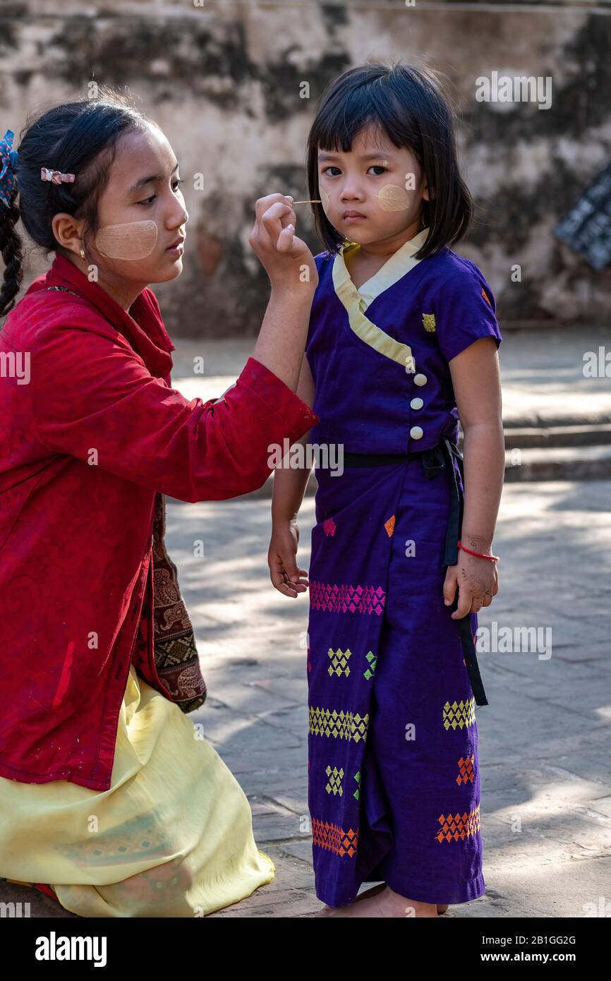Burmese face painting at Myazedi Pagoda, Bagan, Mandalay Region ...