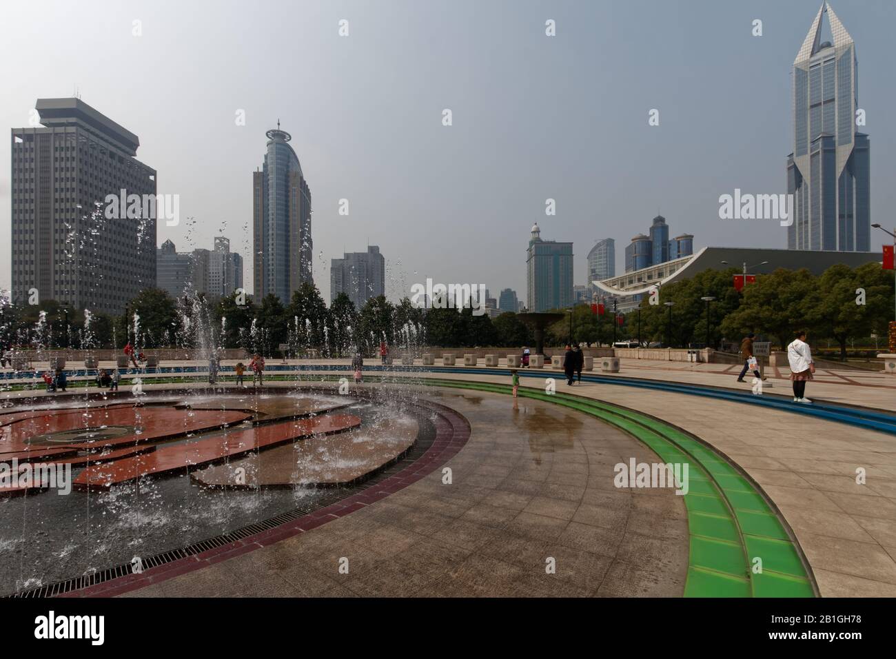 Shanghai peoples square fountain urban hi-res stock photography and ...