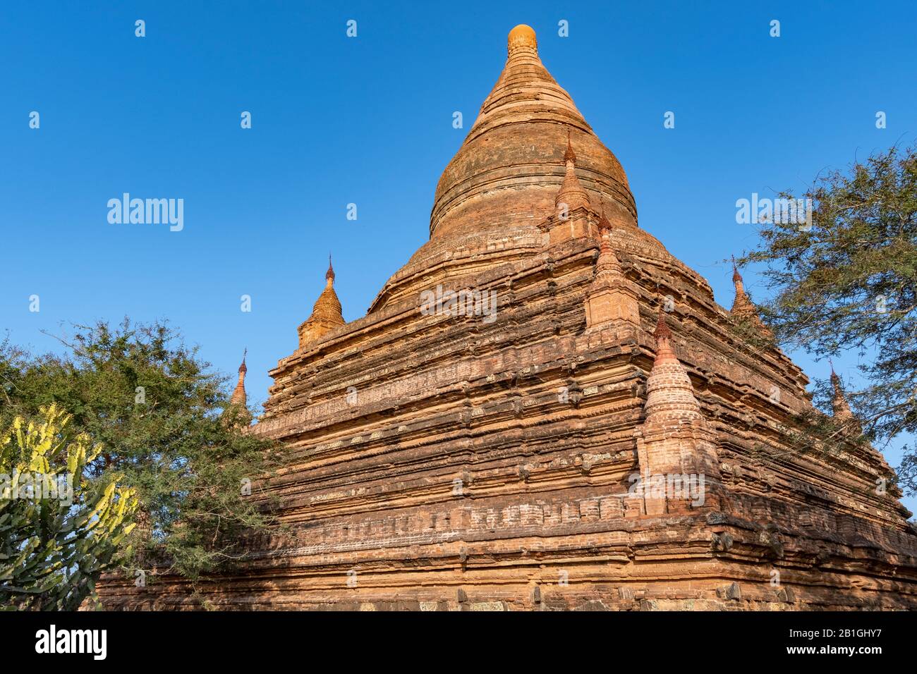 Soe min hi-res stock photography and images - Alamy