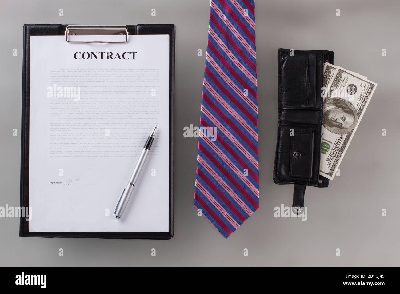 Signed wallet hi-res stock photography and images - Alamy