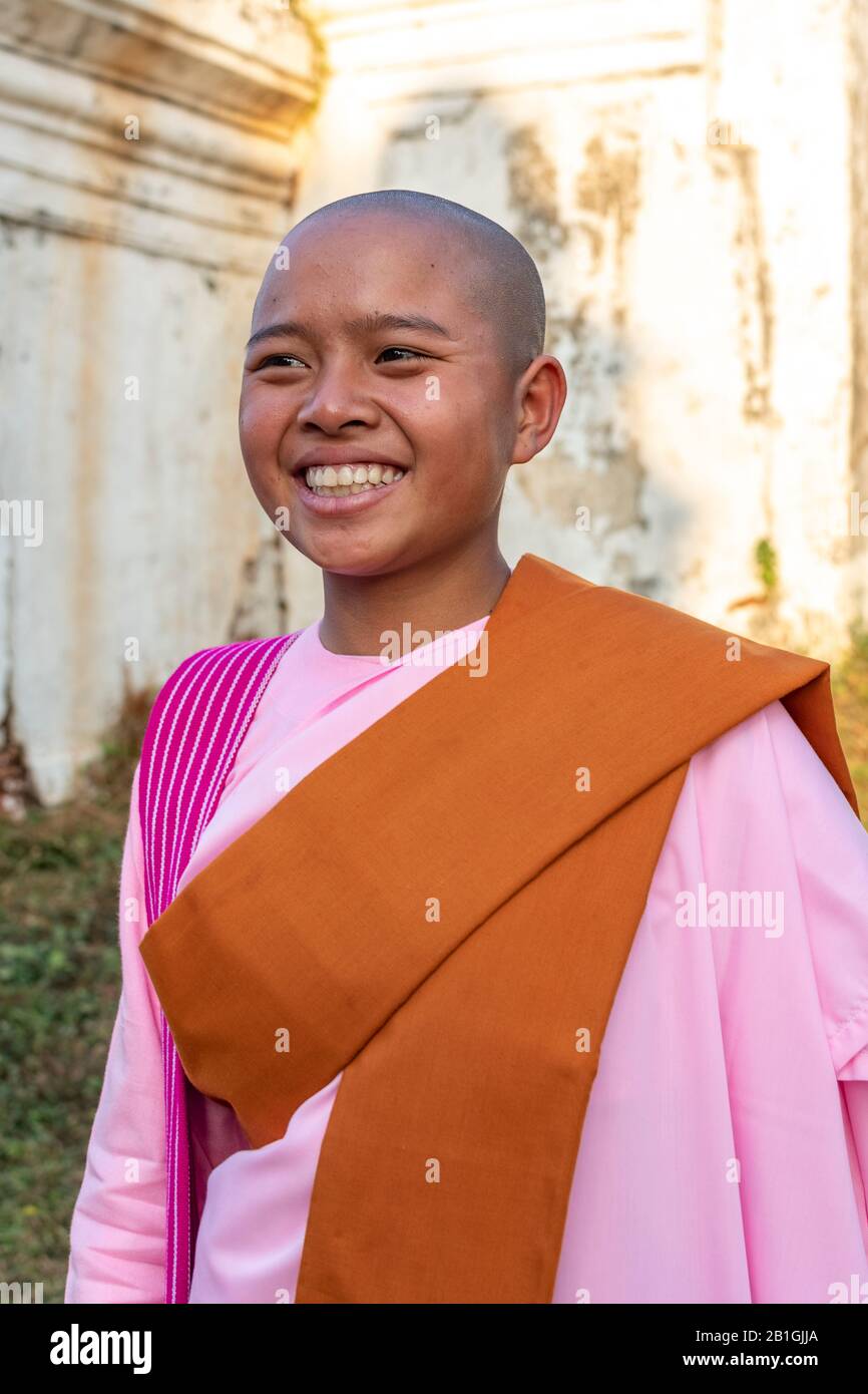 Nuns laughing hi-res stock photography and images - Alamy