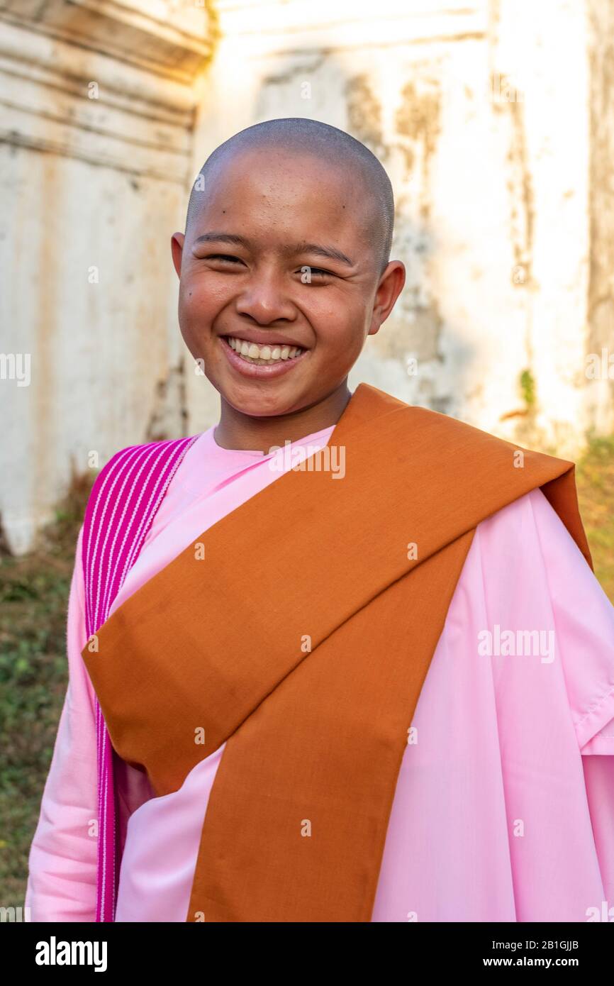 Nuns laughing hi-res stock photography and images - Alamy