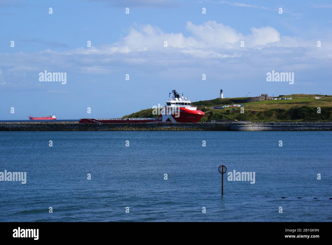 Aberdeen Beach, View of Ship Stock Photo - Alamy