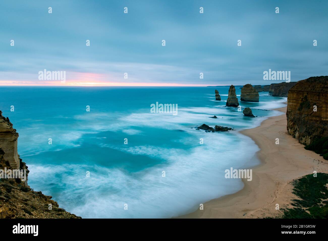 Australian rocks twelve apostles port hi-res stock photography and ...