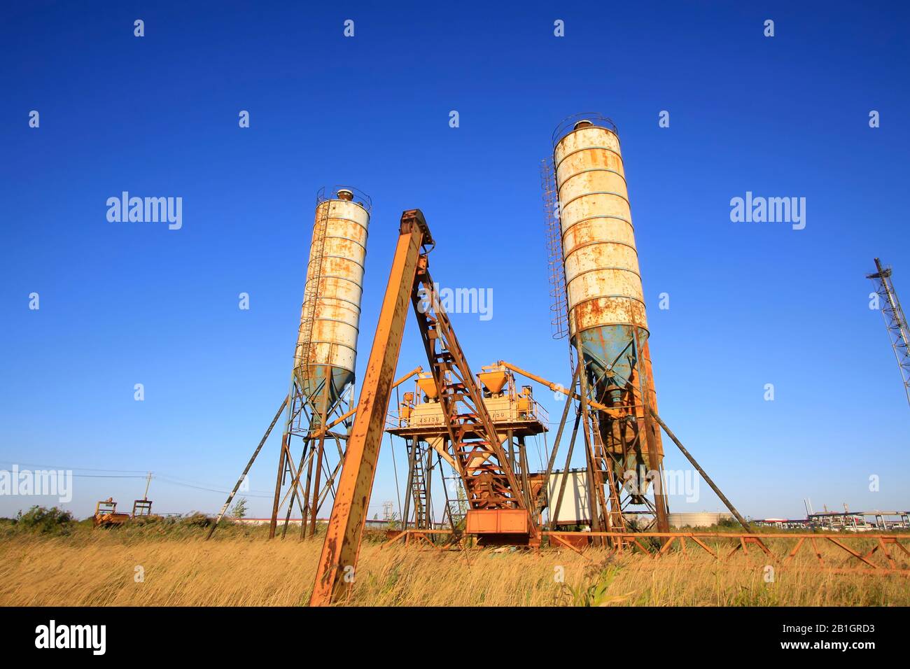 Concrete mixing tower. Concept of on-site construction facility Stock ...