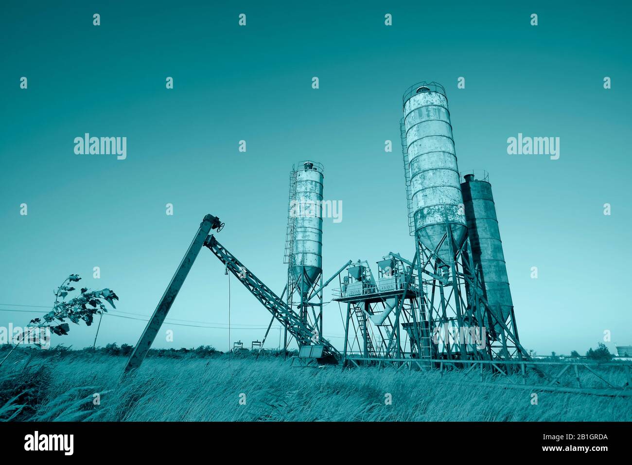 Concrete mixing tower. Concept of on-site construction facility Stock ...