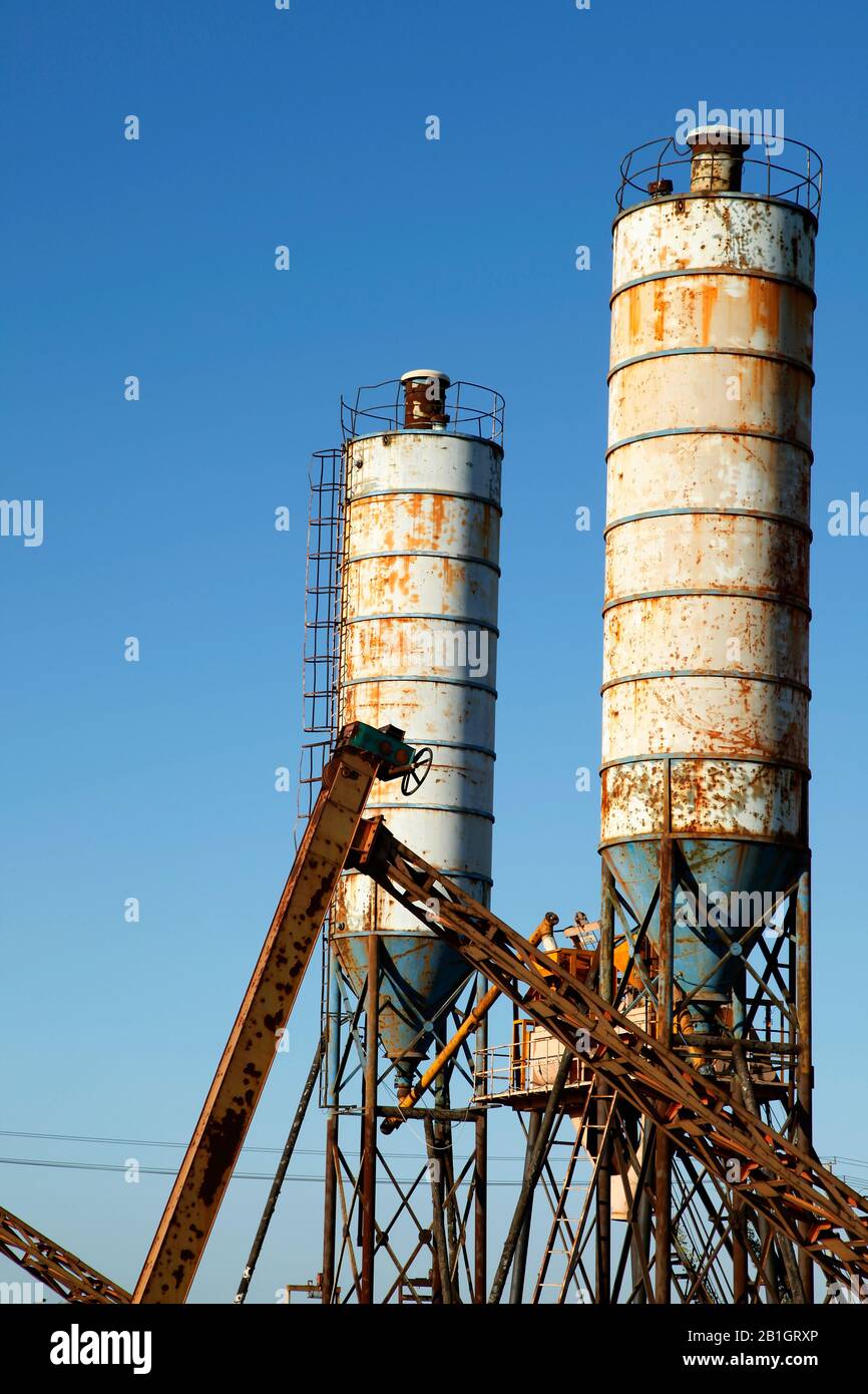Concrete mixing tower. Concept of on-site construction facility Stock ...
