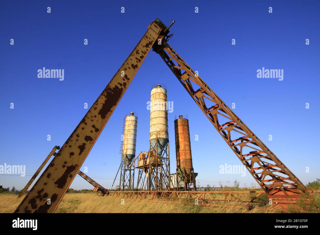 Concrete mixing tower. Concept of on-site construction facility Stock ...