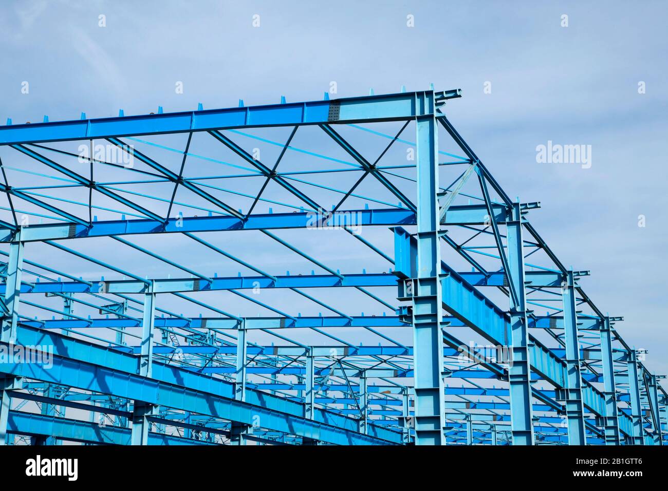 The steel structure，under the blue sky white clouds, very beautiful ...