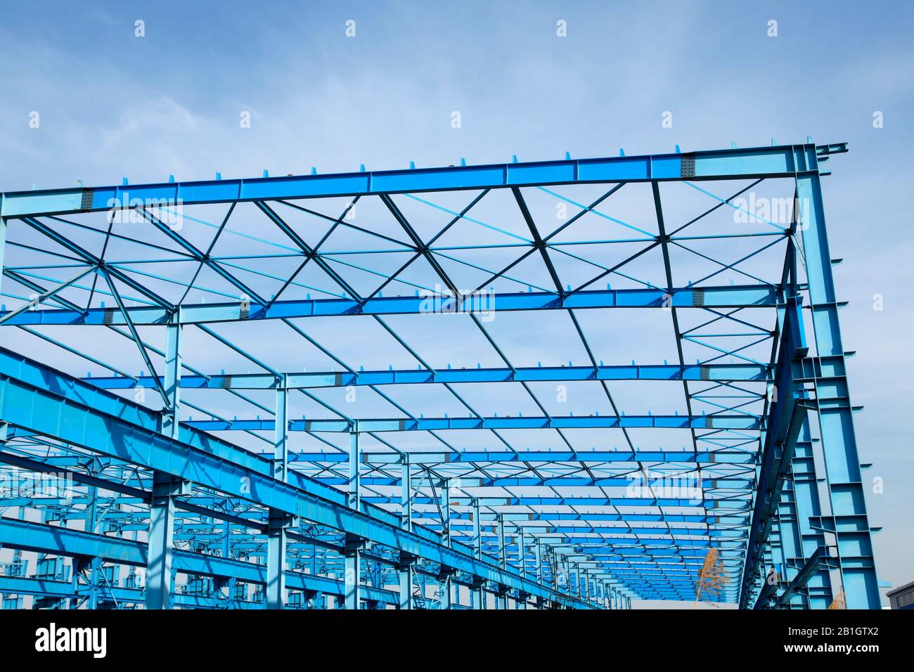 The steel structure，under the blue sky white clouds, very beautiful ...