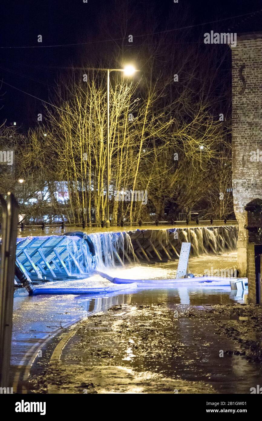 Bewdley, UK. 25th February, 2020. River levels reach an unprecedented ...