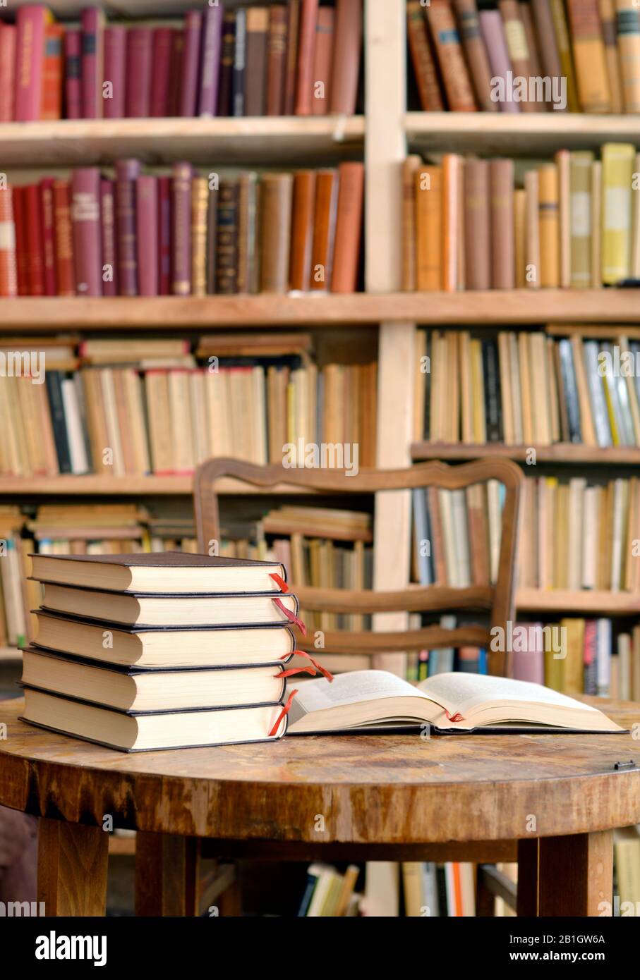 Antique Study Room High Resolution Stock Photography and Images - Alamy