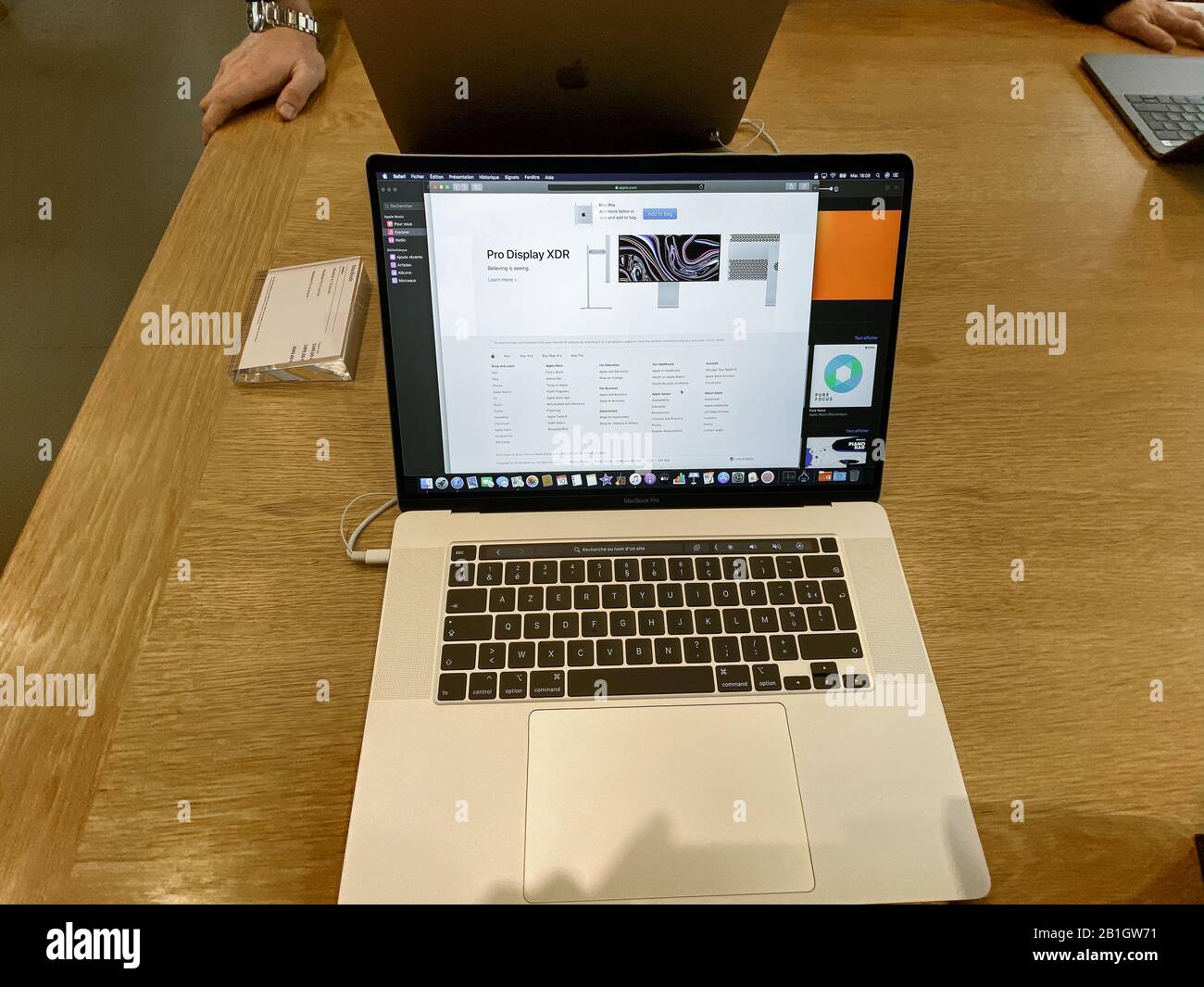 Macbook pro 2019 hi-res stock photography and images - Alamy Macbook pro 2019 hi-res stock photography and images - Alamy